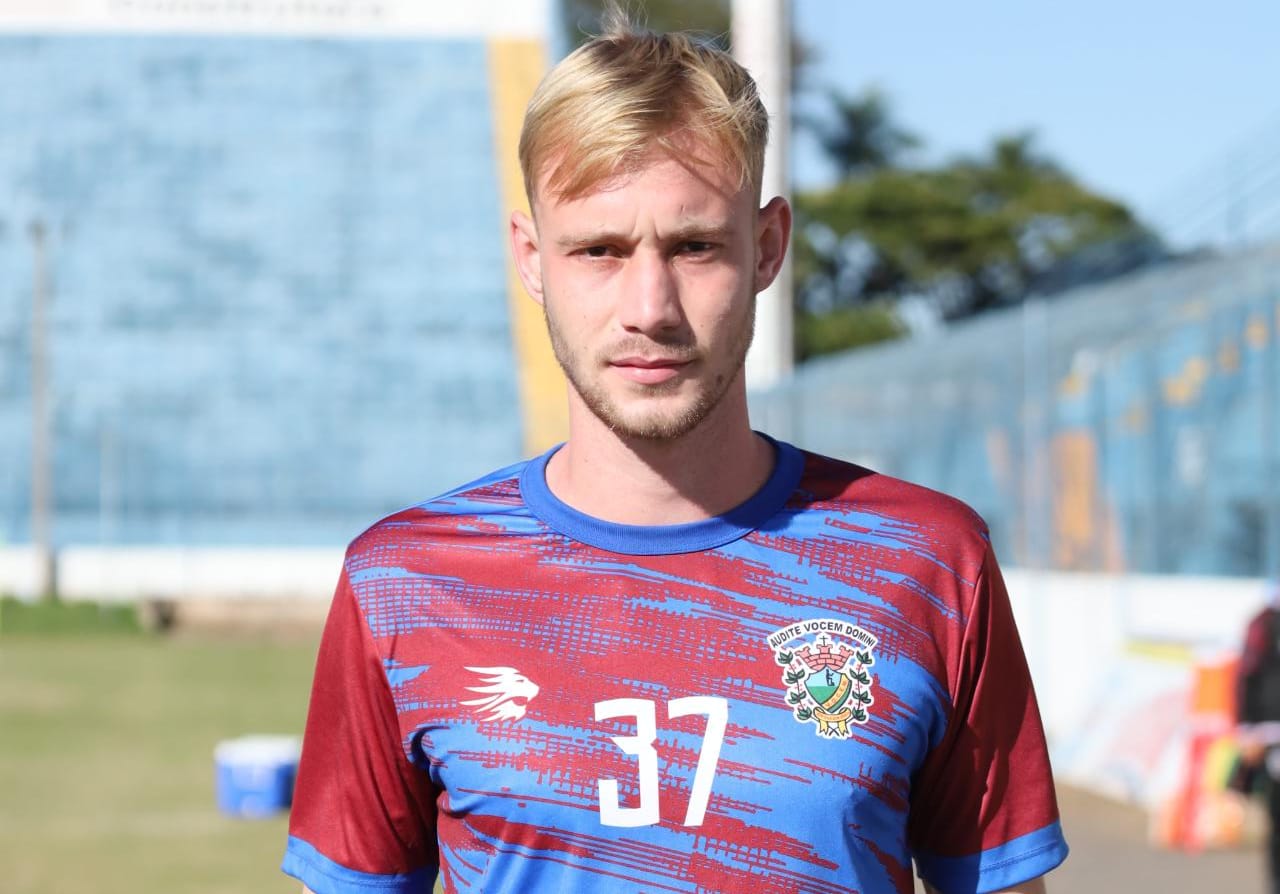 371 – VOCEM estreia zagueiro Alysson em jogo treino contra o MAC ...